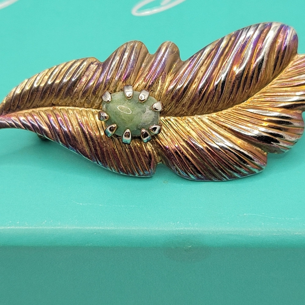 Vintage Beautiful Pin - Gem